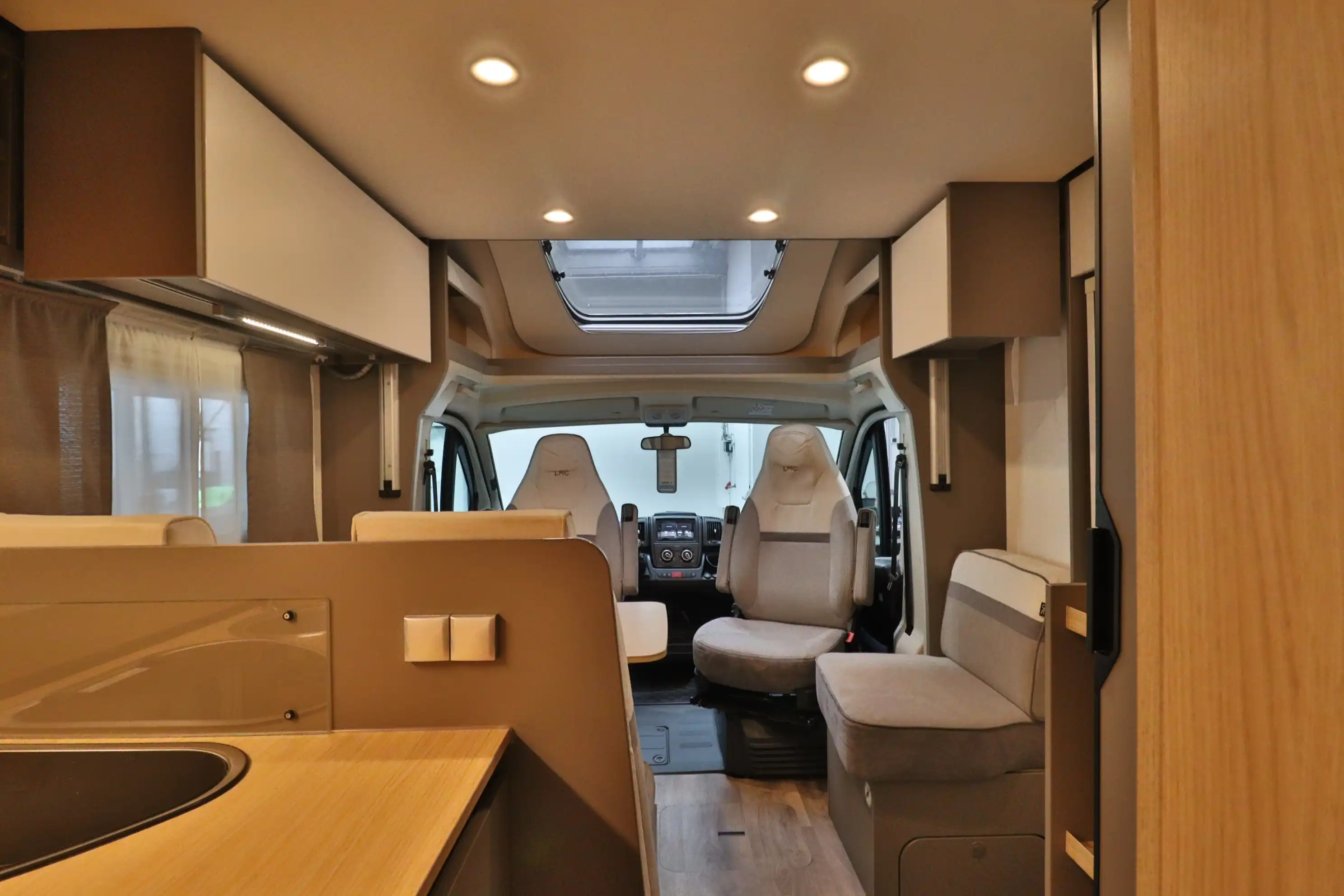 LMC Tourer Lift H 730 G beim Wohnmobilpark in Bad Honnef kaufen